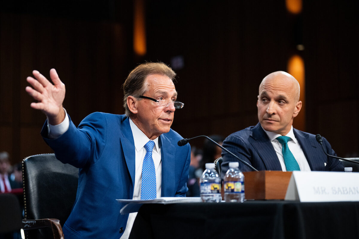 Senators urge quick action to halt college sports decay