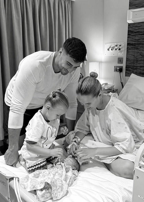 'And then there were 4' Molly-Mae and Tommy Fury share first pic of ...