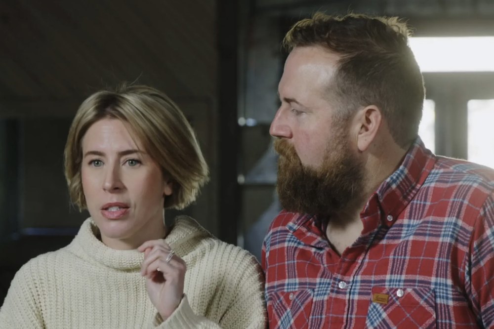Emotional moment HGTV star Erin Napier breaks down in tears after ...