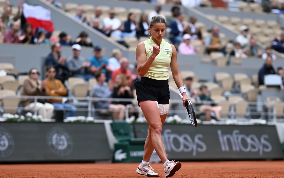 Qualifier Chwalinska reaches historic French Open semi-final