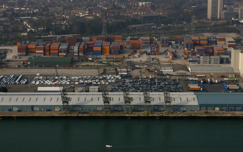 Blaze destroys £900k Jaecoo hybrids at Southampton docks