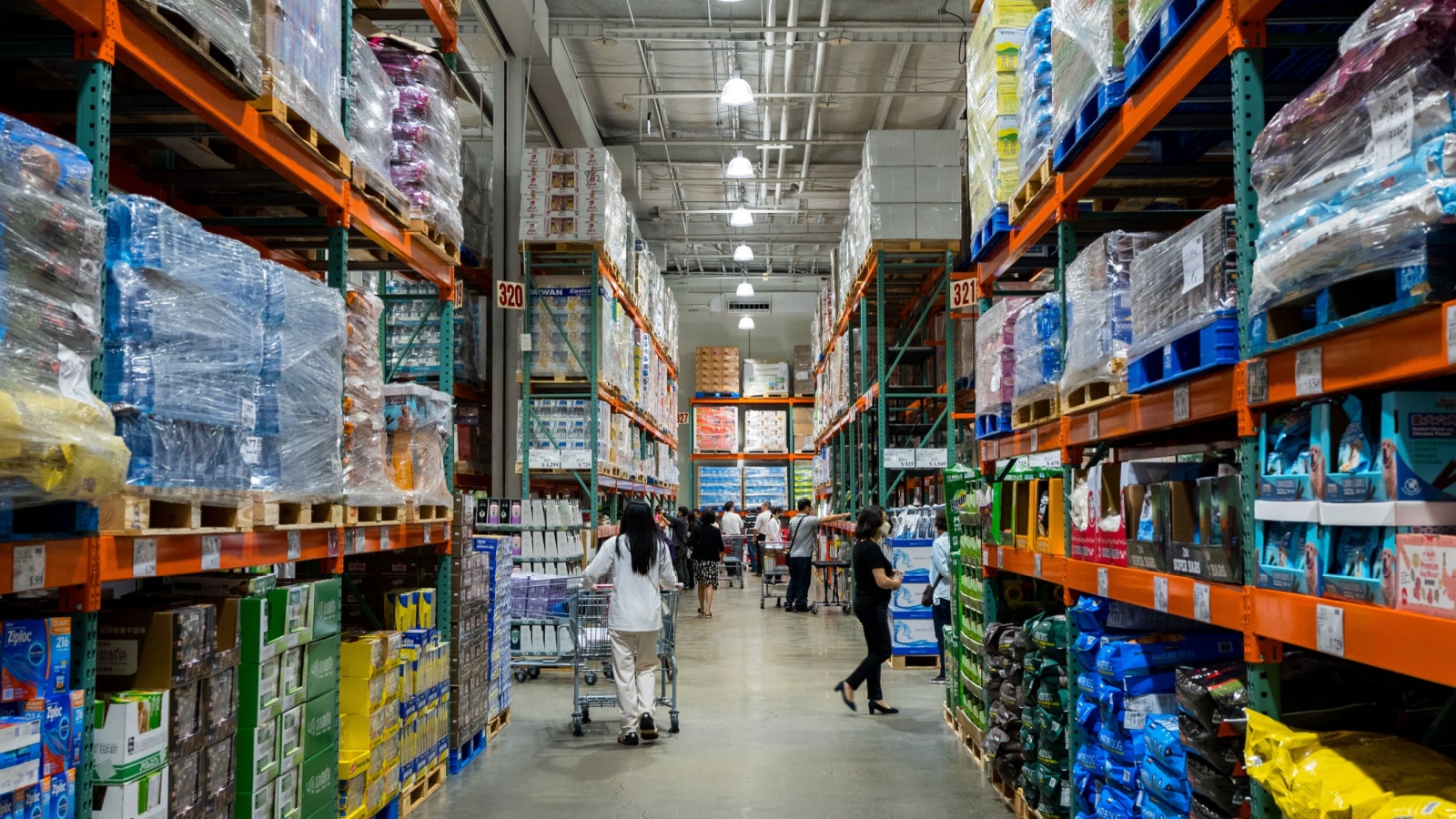 Costco shopping hacks that help you spot the hidden gems most shoppers ...