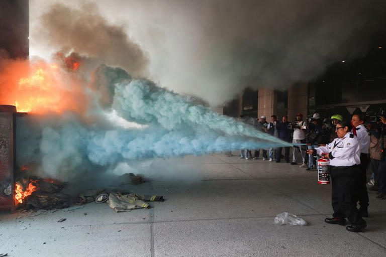 Protests and last-minute construction work disrupt Mexico City ahead of ...