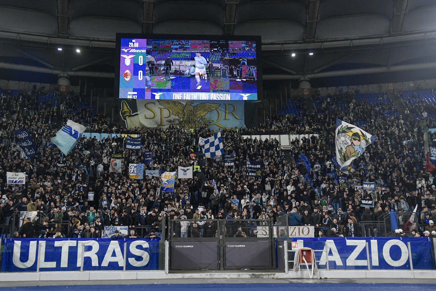 Derby dei graffiti, cancellata e poi ripristinata la scritta “Ultras ...