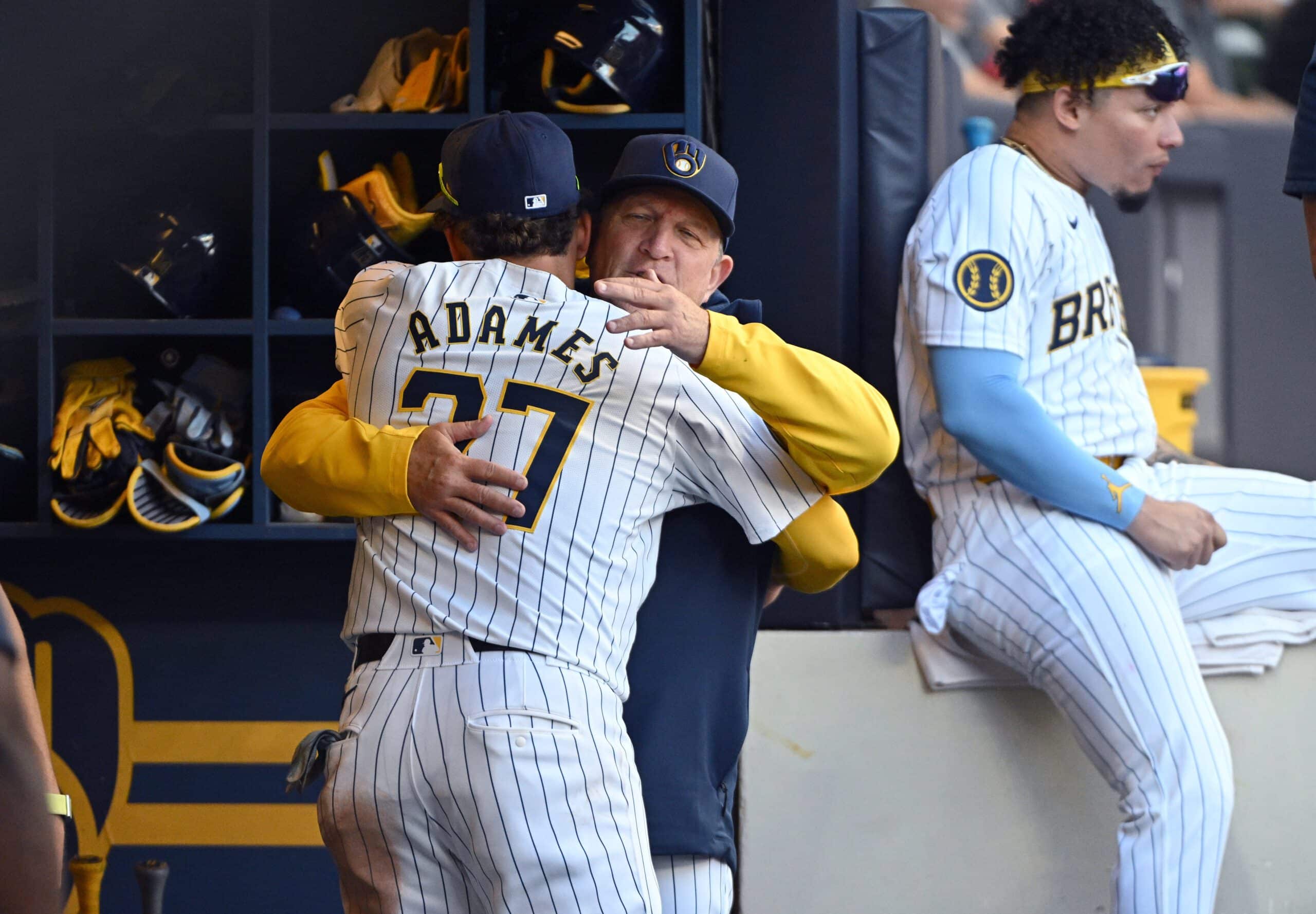 Brewers fans show love for Giants’ Willy Adames in his return to Milwaukee