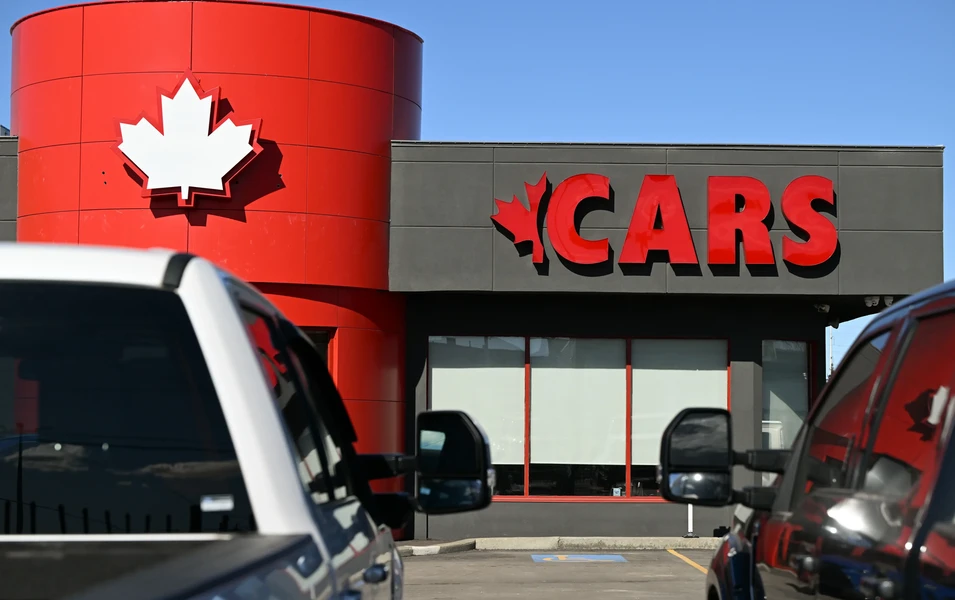 Rising costs and fewer deals strain Canadian car buyers