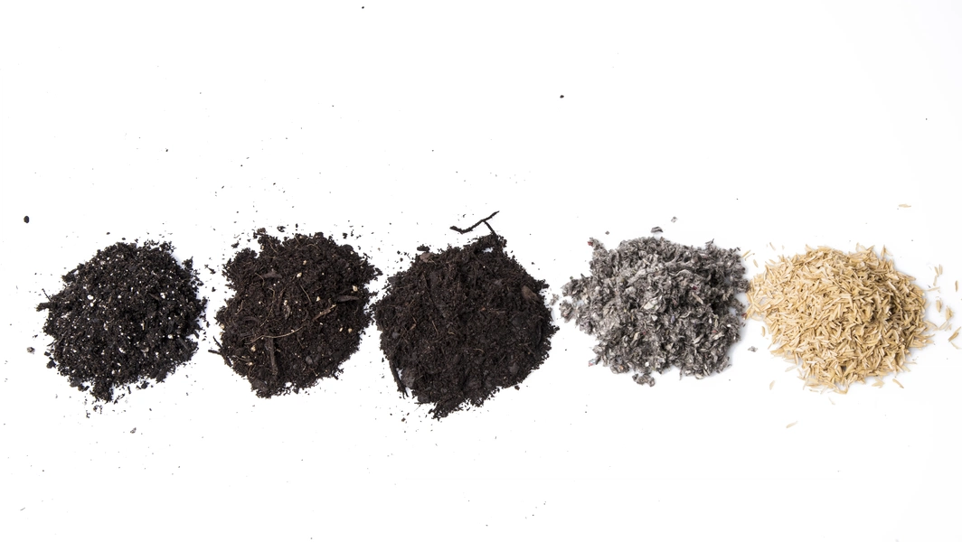 5 best lawn top-dressing materials
