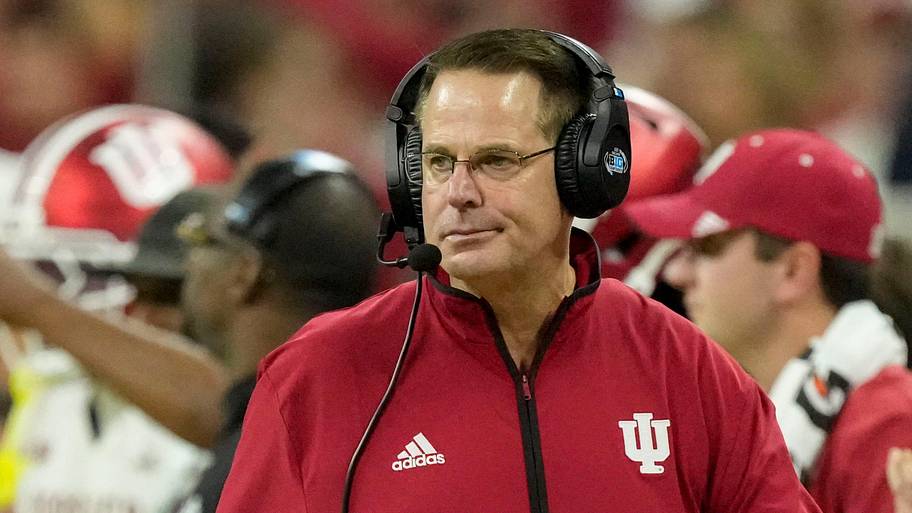Indiana football beats out Ohio State for top recruit Reinaldo Perez
