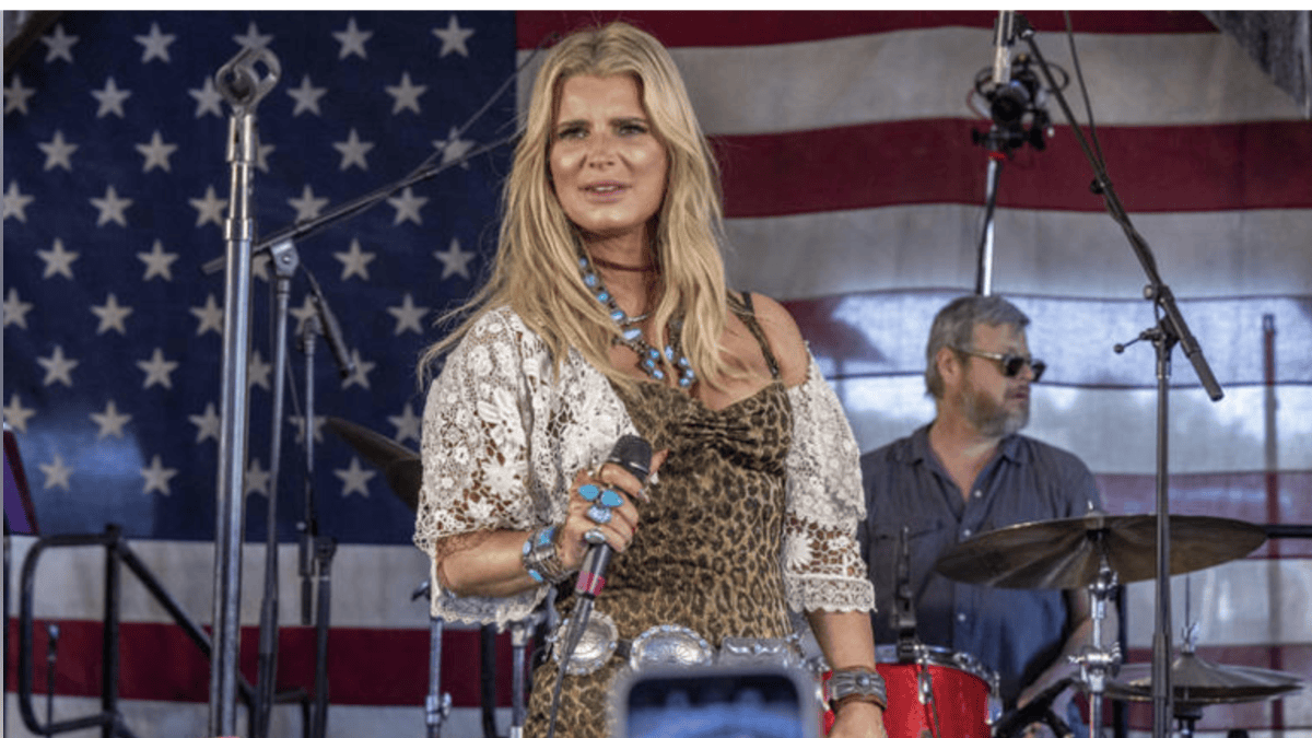 Realities Behind Jessica Simpsons Natural Hair Transformation