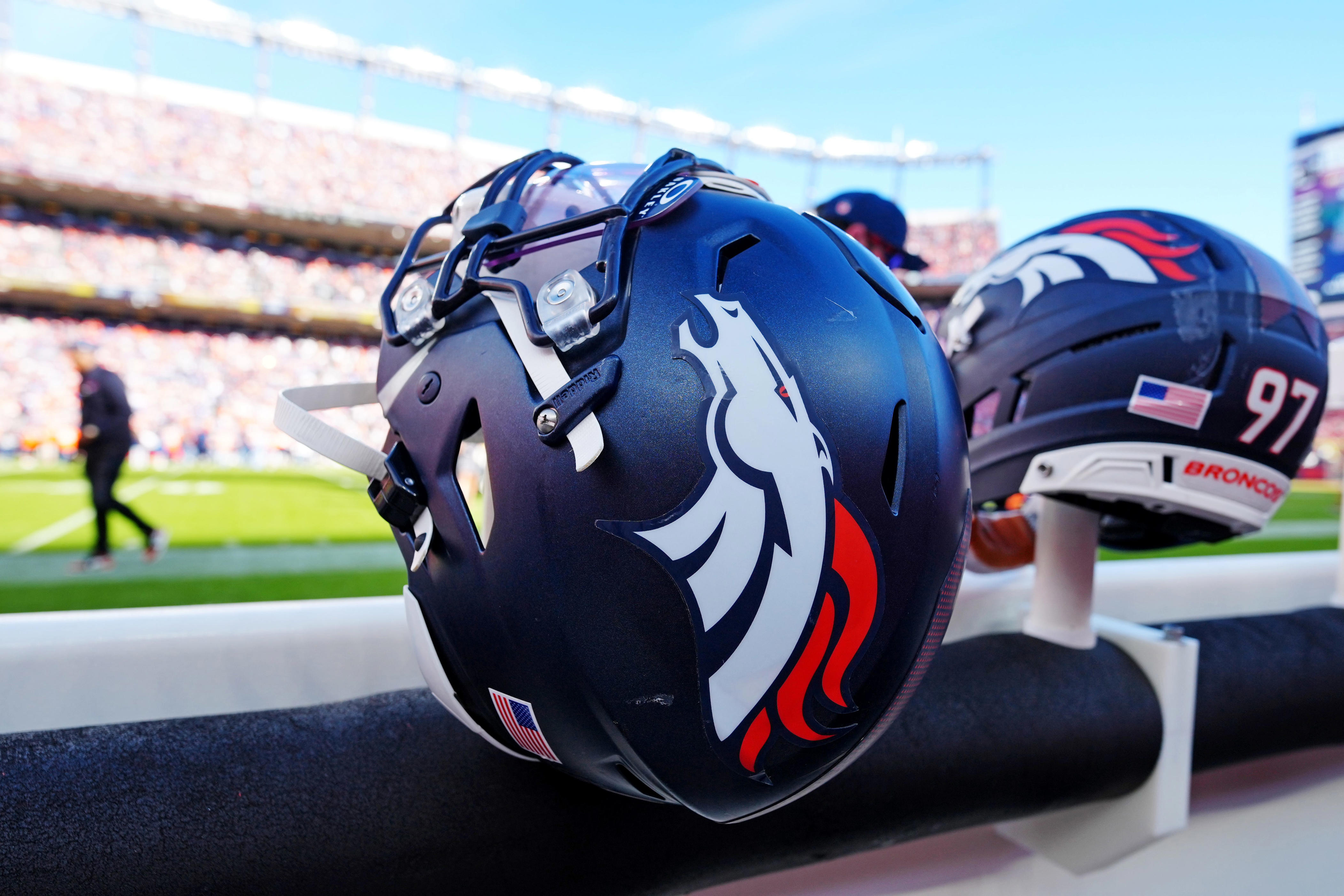 Broncos win award after donating more than 15,000 helmets to Colorado ...
