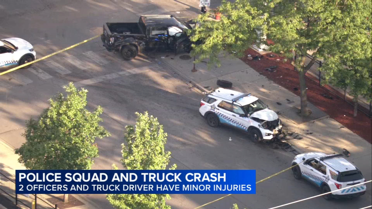 2 Chicago police officers hurt in Bridgeport crash involving squad car: CPD