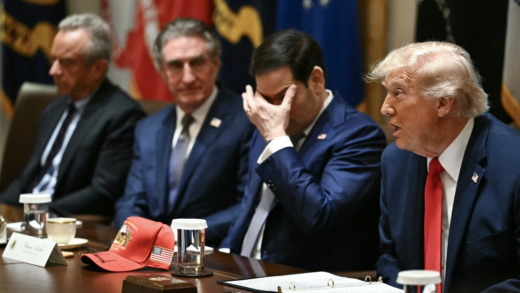 Lieu confronts Rubio with videos of Trump appearing to sleep