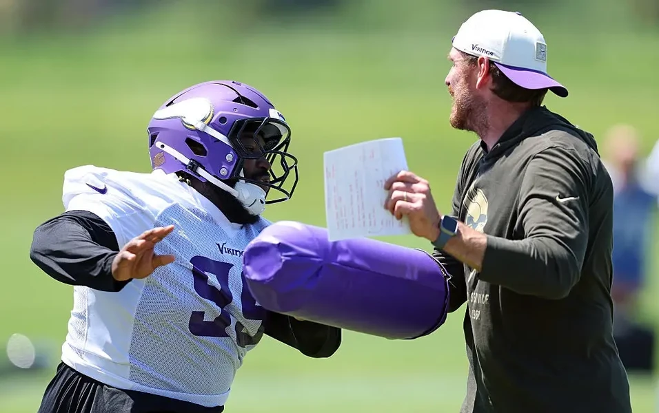 Vikings ownership backs O'Connell as Teasley takes GM role
