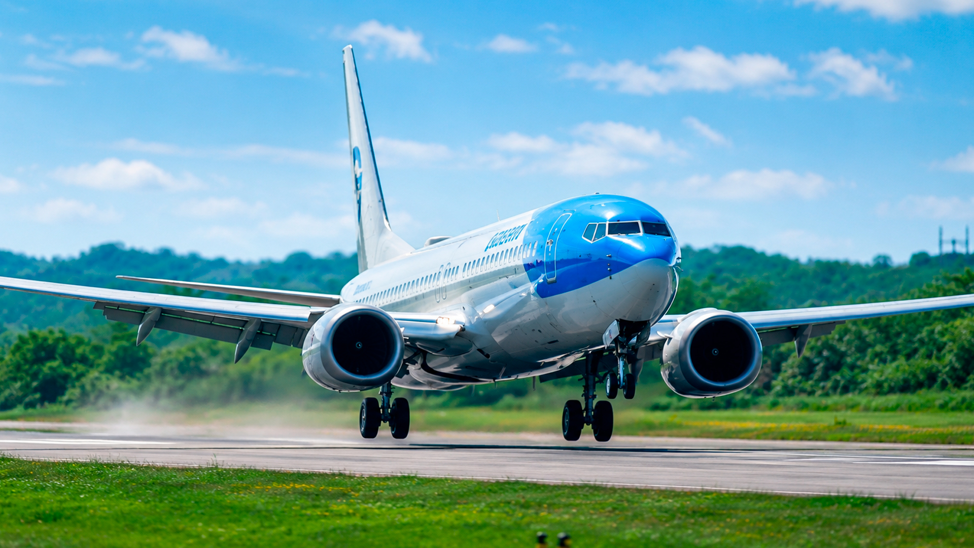 Plane approaches runway at high speed