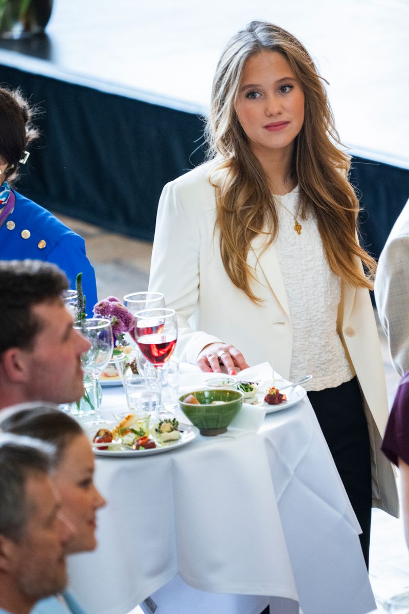Queen Mary wears Princess Josephine's blouse and unexpected sneakers ...