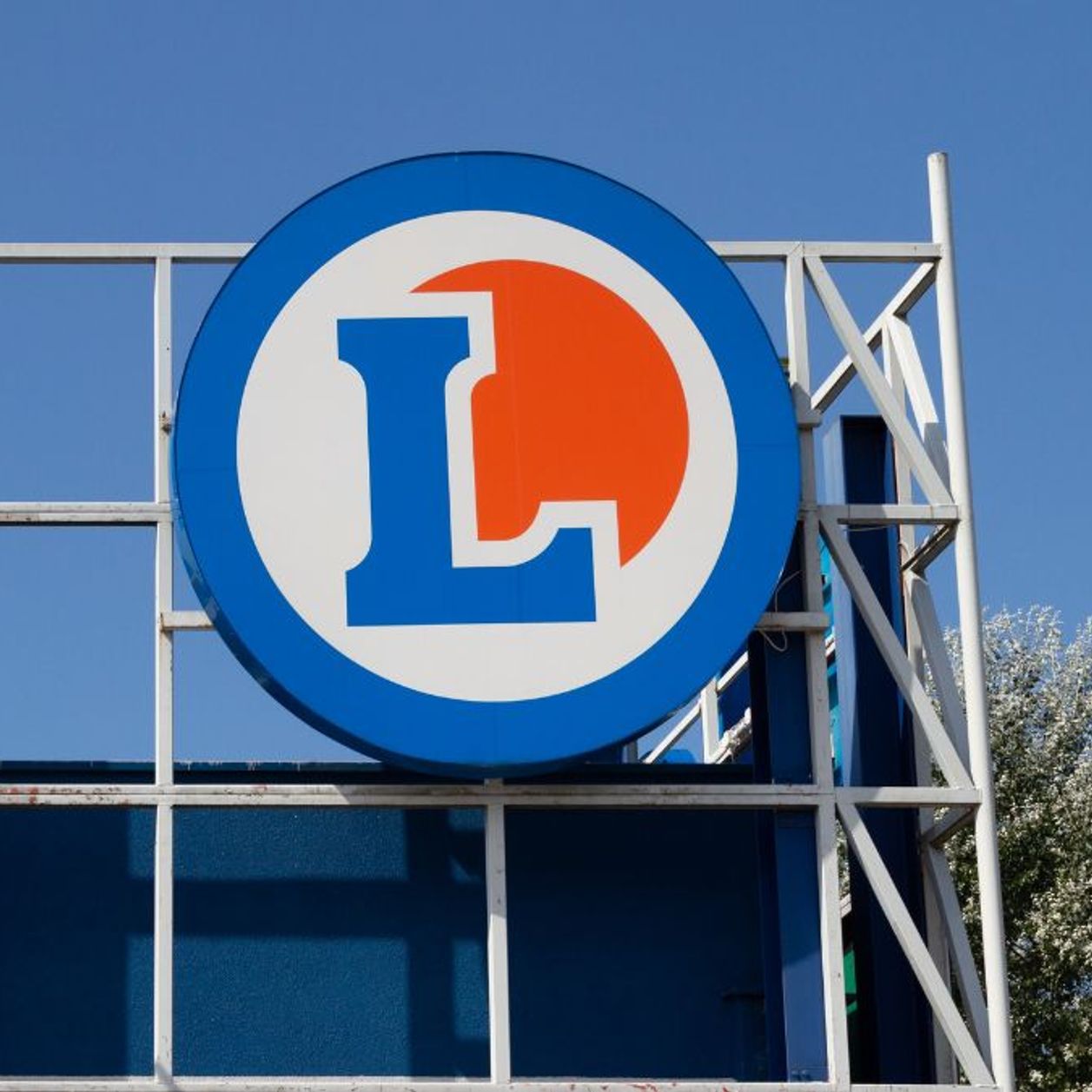 ELeclerc veut ouvrir un magasin, la mairie dit non : cette interdiction ...