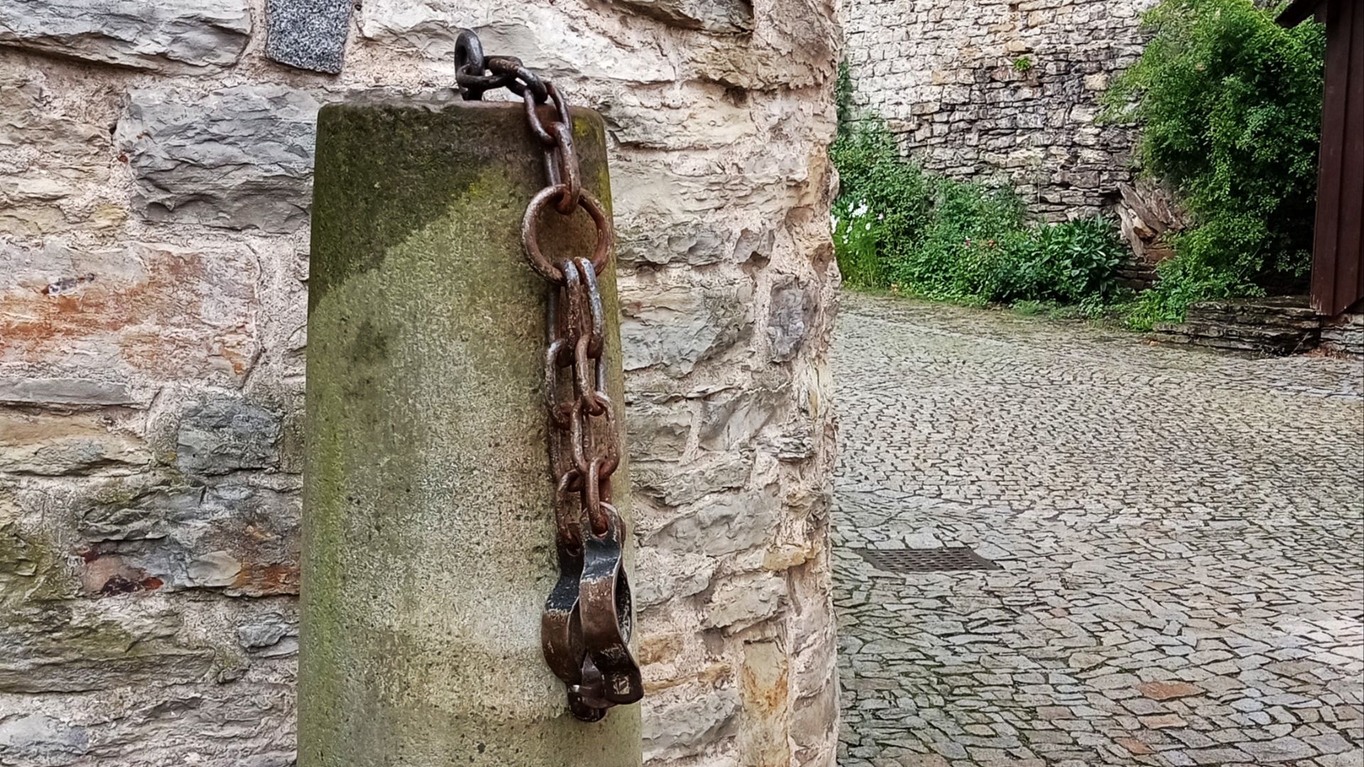 20 brutal forms of public humiliation throughout history