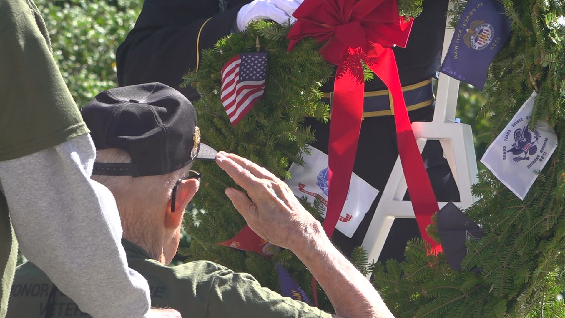Honor Flight Maine trip shines surprise spotlight on veterans