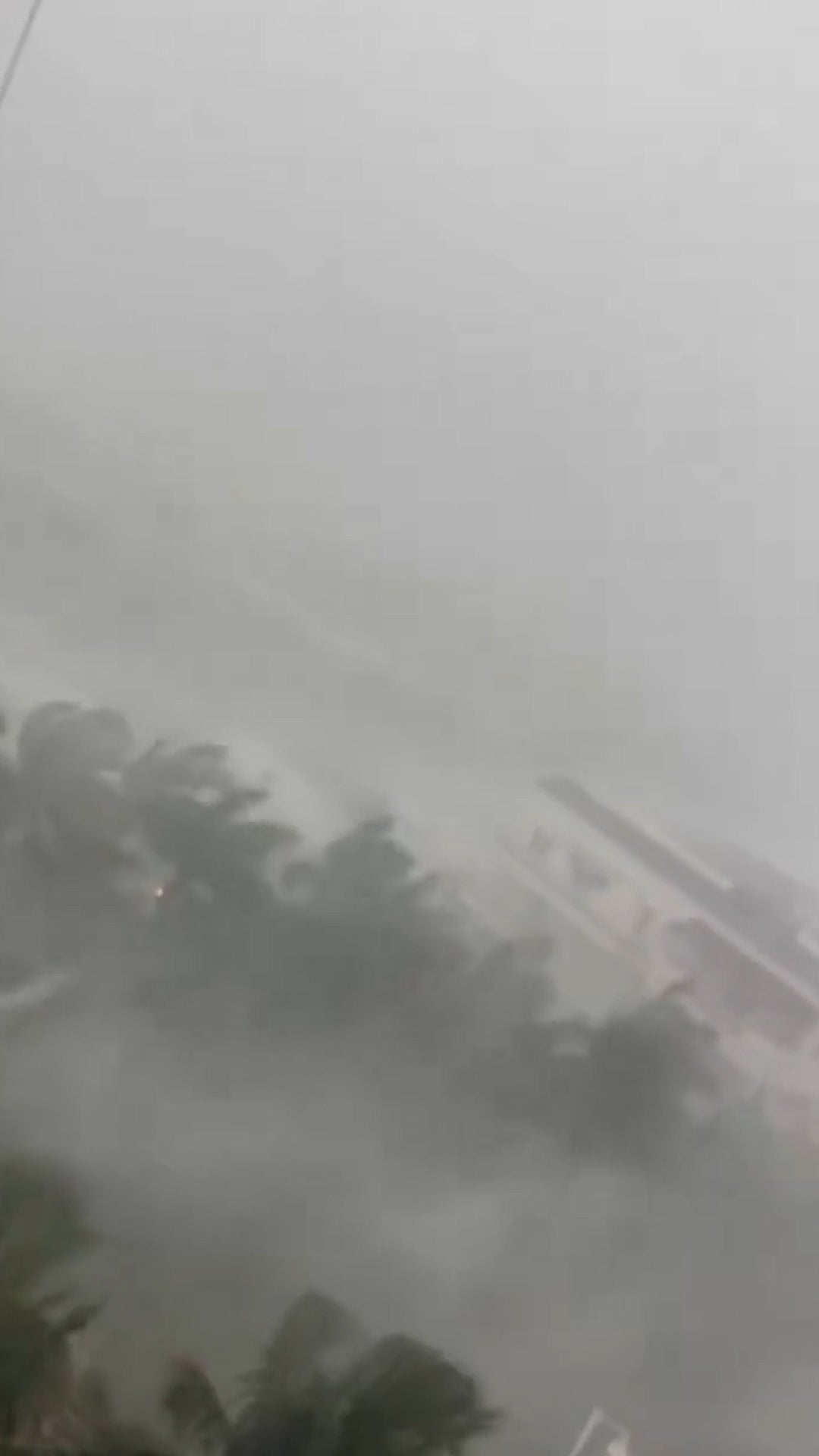 Strong winds and rain hit Miami