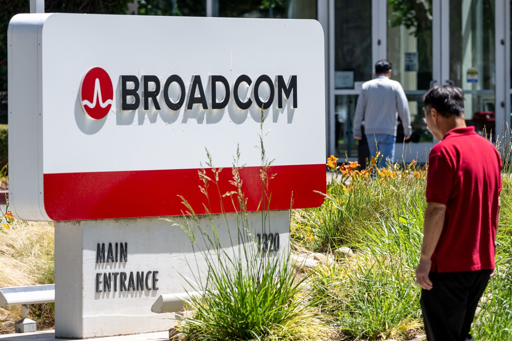 Broadcom slides most since January 2025 on AI outlook miss