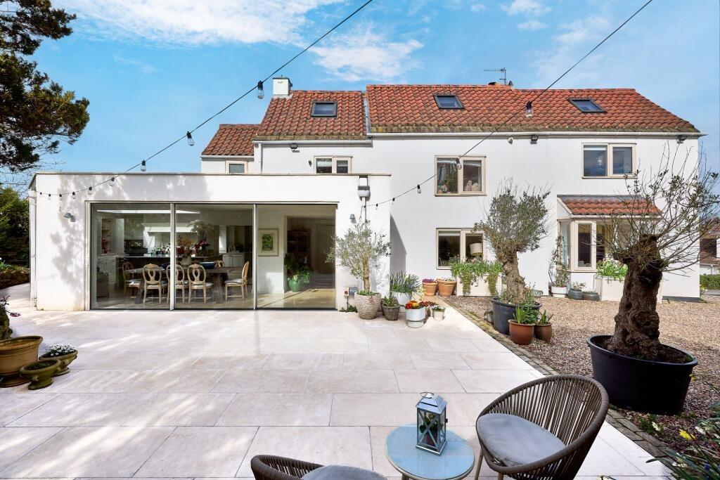 For sale in Pontefract: Inside a gorgeous £800,000 century-old cottage ...