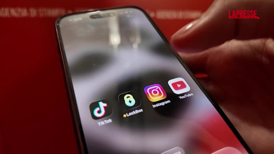 Un’app che premia chi si disconnette di più: arriva 'Lockbox'