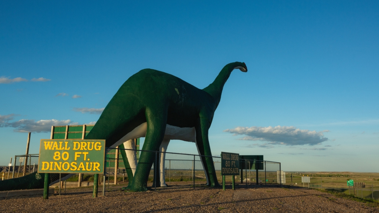 13 roadside landmarks across America that still feel worth pulling over for