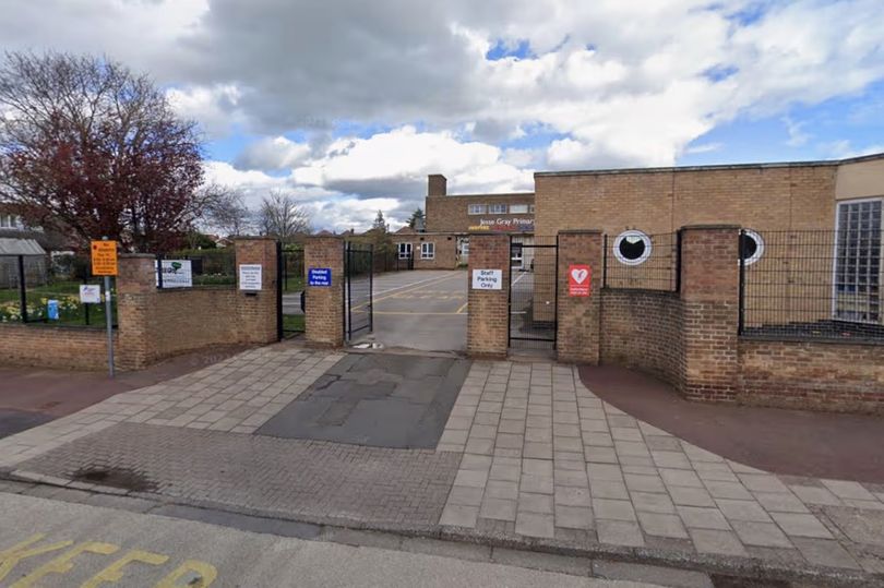 Nottinghamshire primary school in 'medical emergency' as 9 rushed to ...