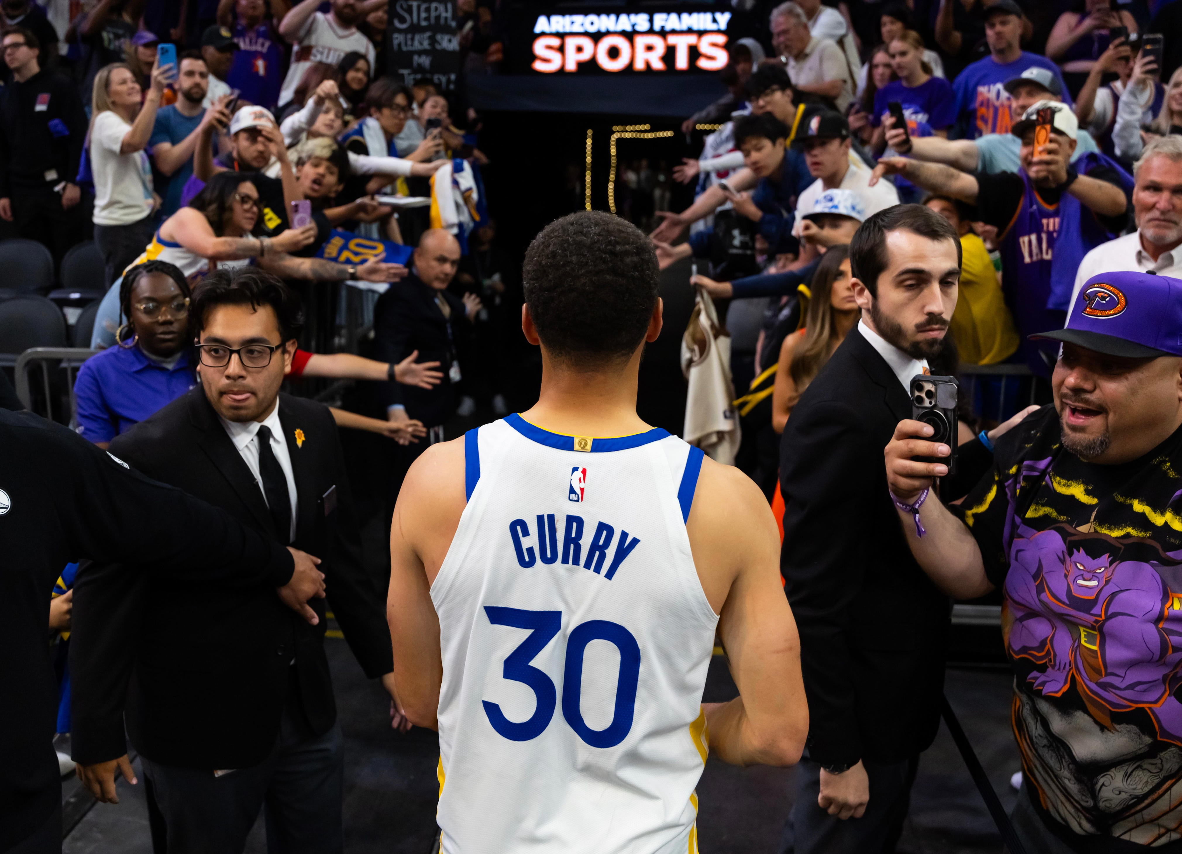 Watch: Steph Curry shares video announcing partnership with Li-Ning