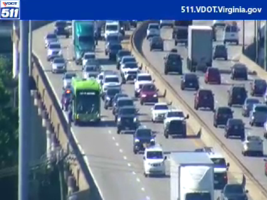 Disabled bus with passengers causes major delays on I-95