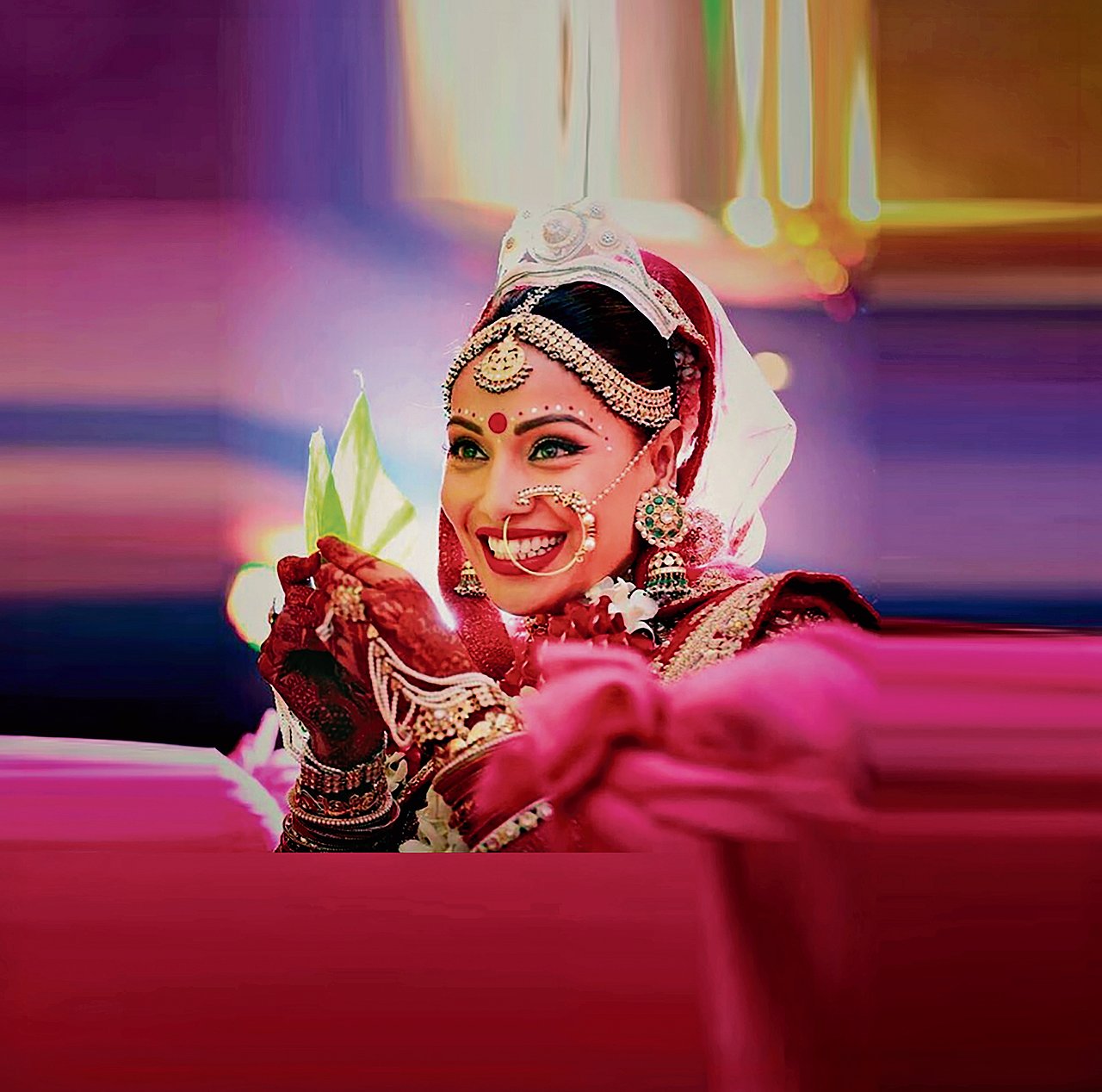 Bindi in fashion 2026: How maximalist aesthetics brought the bindi back ...
