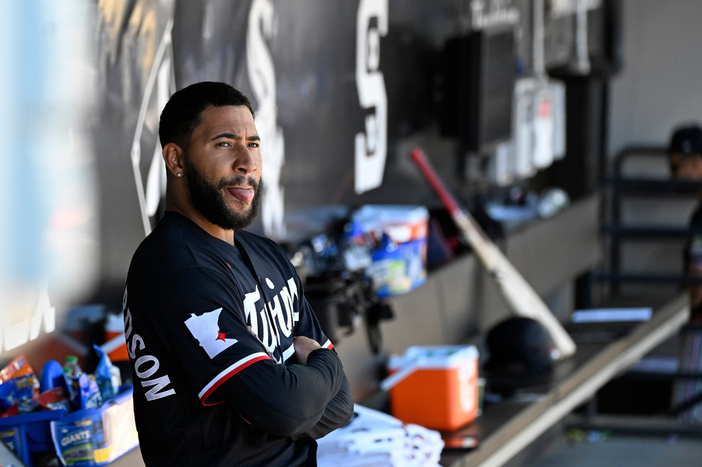 Blue Jays acquire right-hander Simeon Woods Richardson from Twins for cash