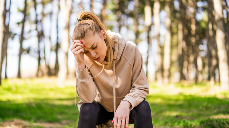 Still rubbing your eyes in this heat? 5 common summer habits damaging ...