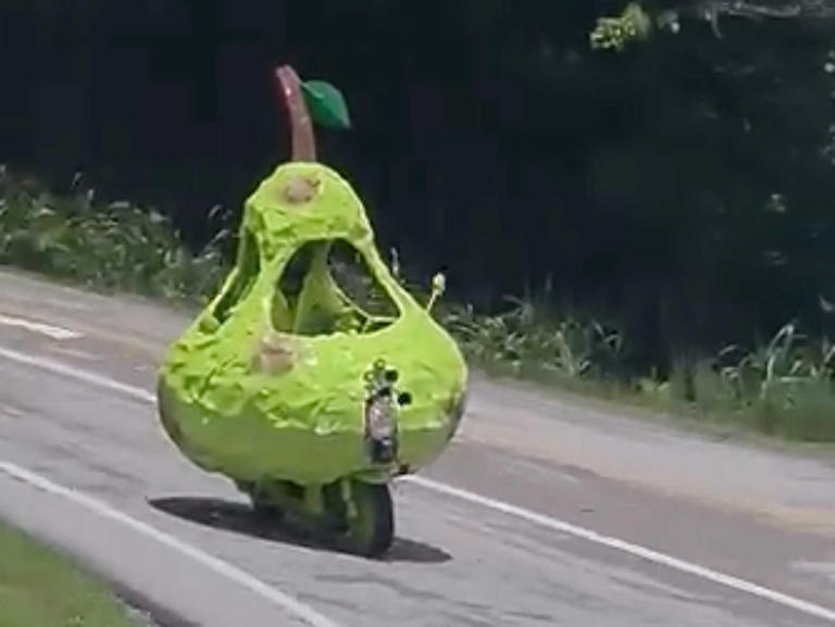This Florida man is taking his pear-shaped moped on a summer cross ...