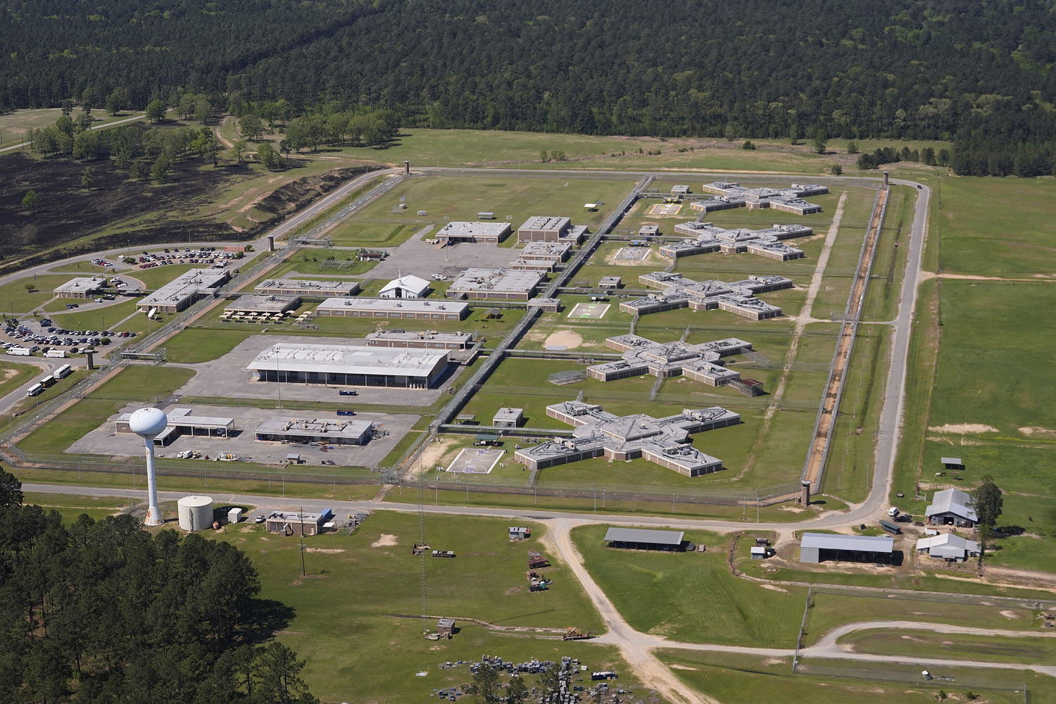 DHS watchdog finds use-of-force issues, and safety and sanitation ...