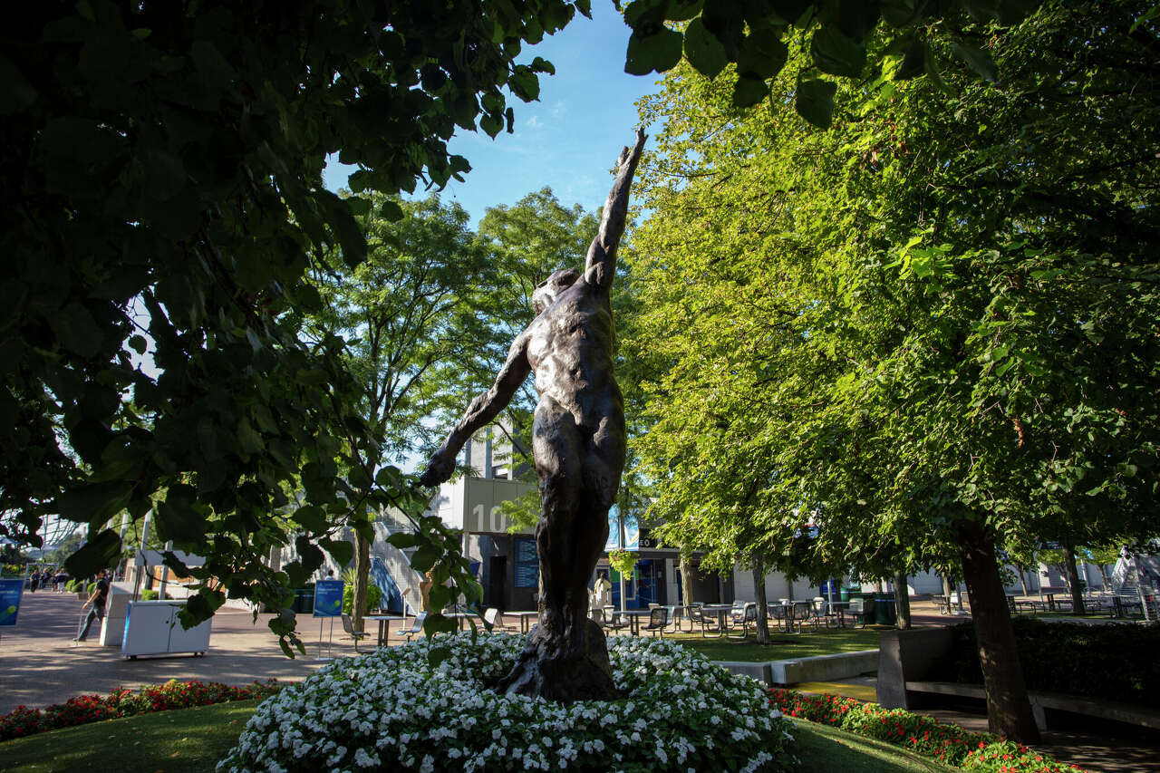 What Spurs can learn from the best - and worst - sports statues