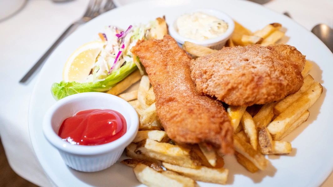7 chains serving crispy fried fish favorites