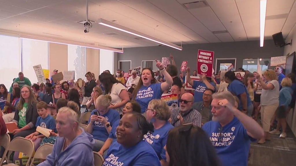 Ann Arbor teachers attend board meeting, push for new contract