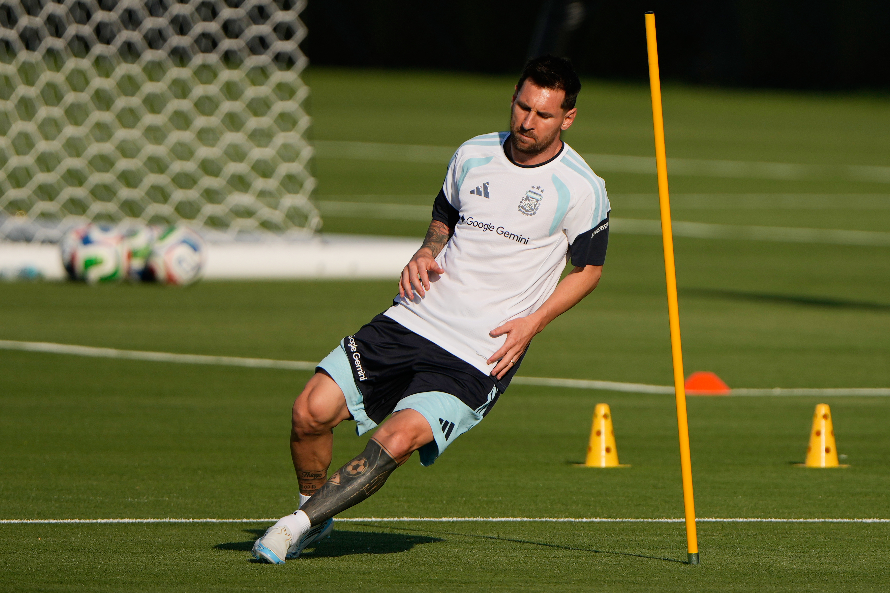 Argentina’s World Cup title defense draws a frenzy in Kansas City as ...