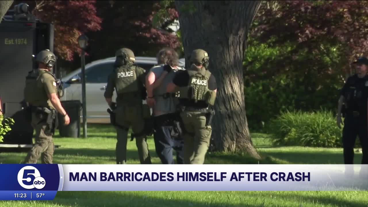 Barricade situation in Mentor ends after man allegedly strikes at least ...