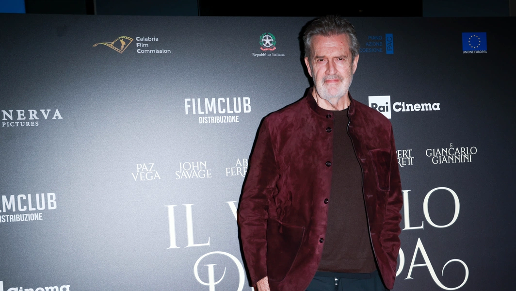 Rupert Everett says pursuit of perfect body left him 'almost crippled'