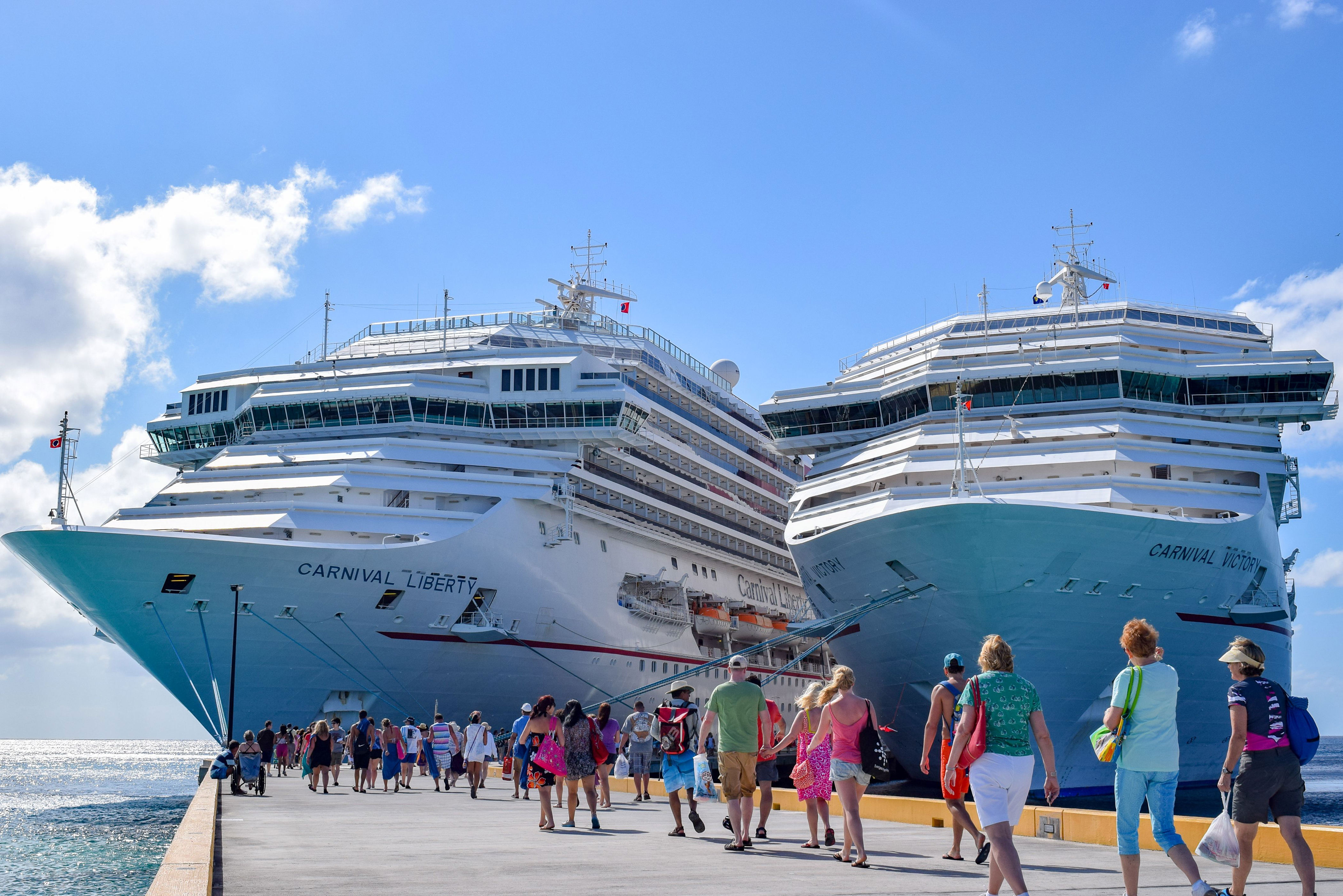 Carnival Cruise Line guest sent back to ship for wearing particular ...