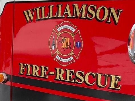Firefighter sustains minor injury while fighting Williamson County ...