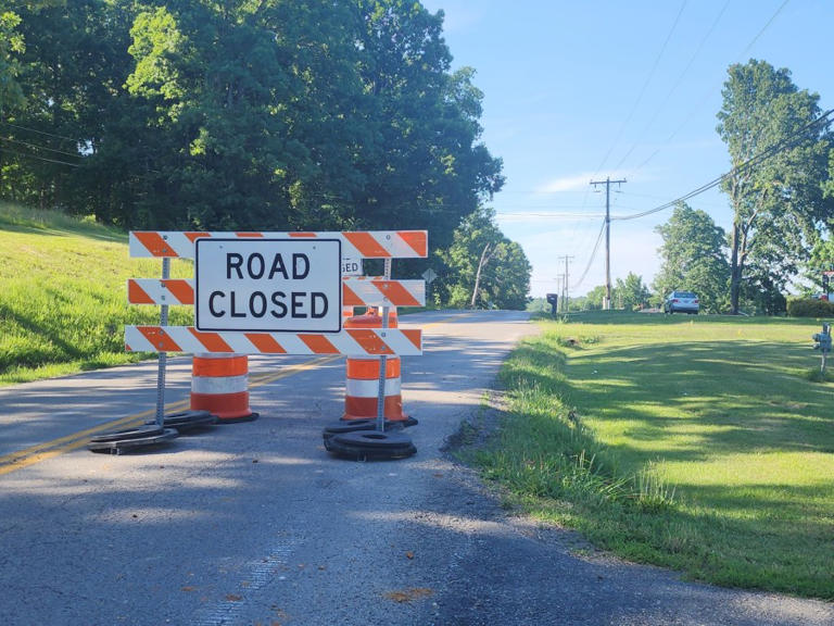 Gas leak closes road in Greenville