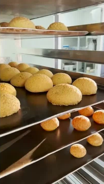 Making religieuse at French pastry school
