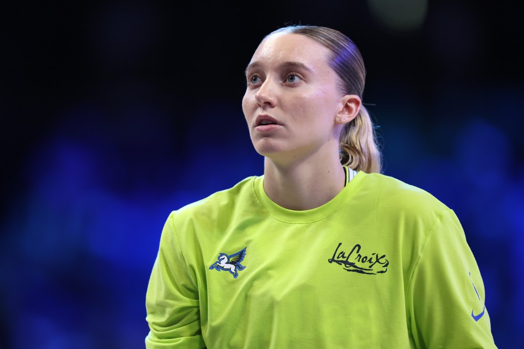 Paige Bueckers sends supportive message to Caitlin Clark