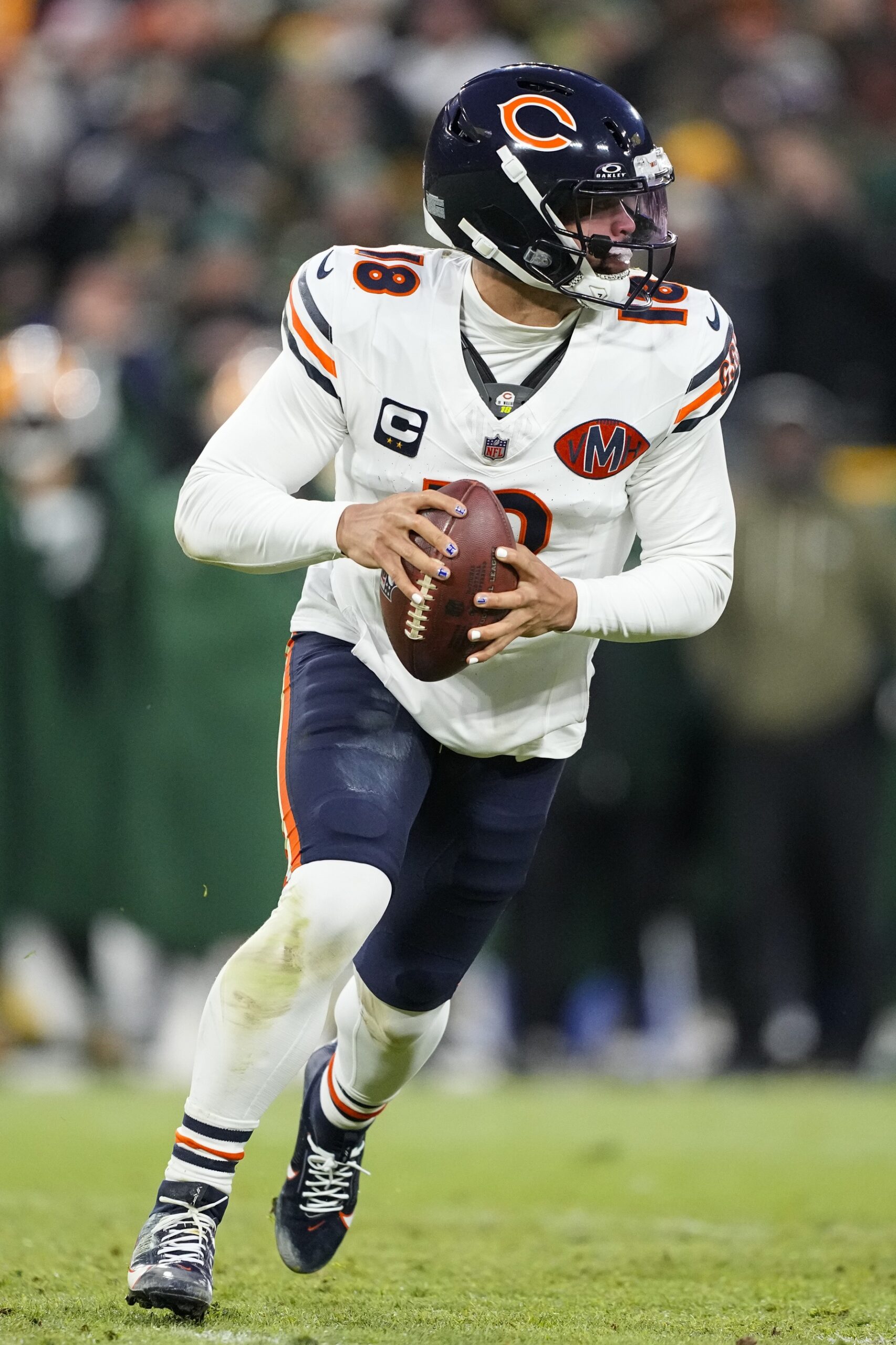 Why? Bears' QB Caleb Williams shows nail polish on Madden 27 cover (look)