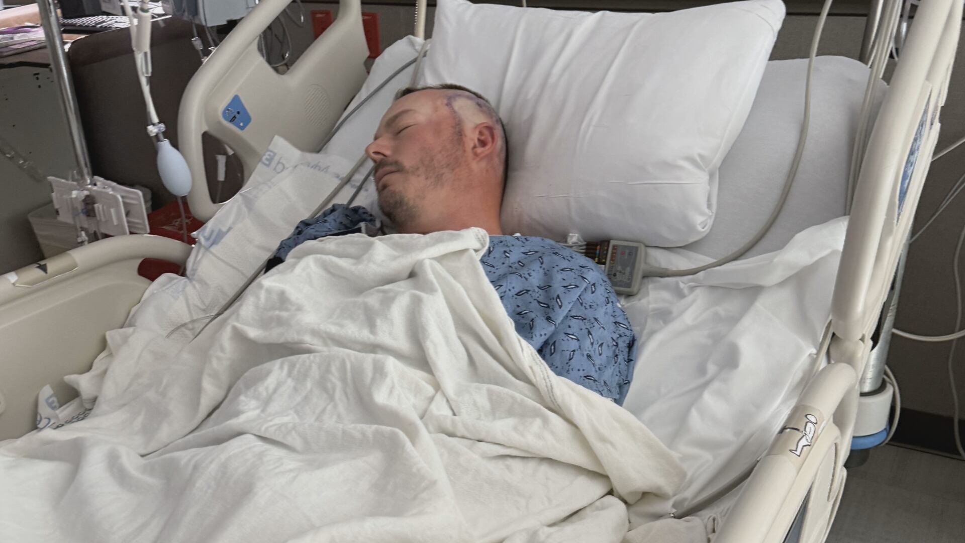 A Tennessee police officer crashed into a home while on duty. Then ...