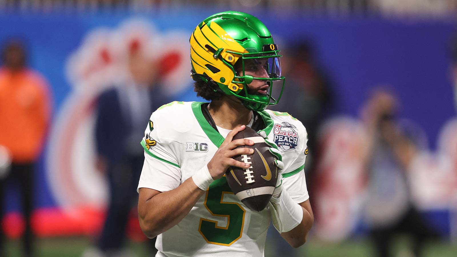 Dante Moore breaks silence on decision to return to Oregon, snub NFL draft