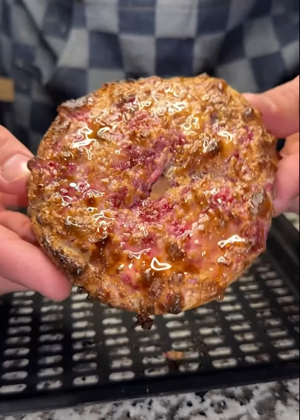 Have you ever made your own raspberry cream cheese? 🤨🥯 Try these ...